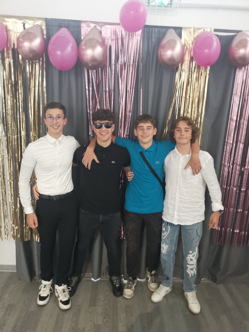 BAL DES 3EME - Ensemble Scolaire Saint Jean-Paul II