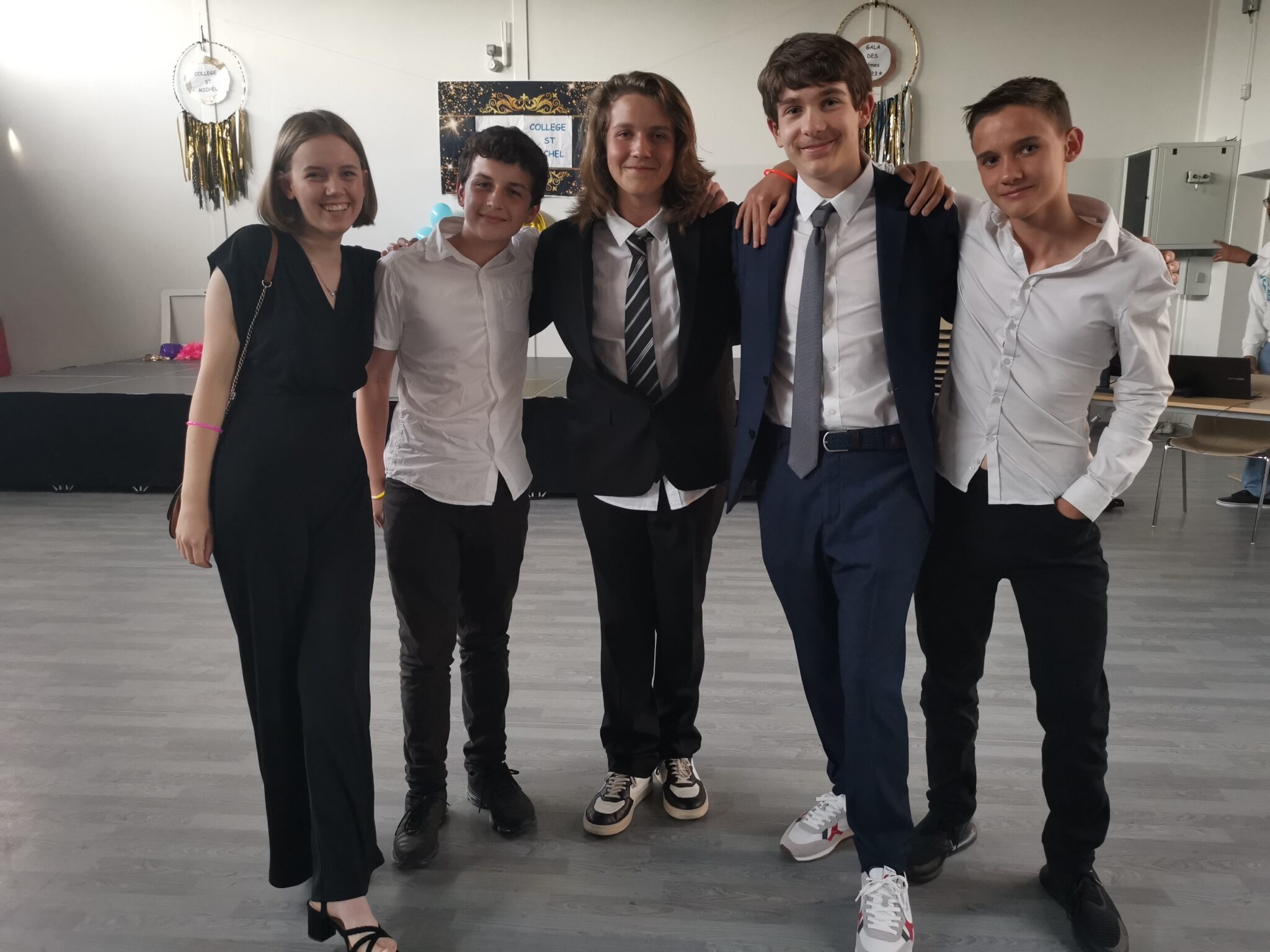 BAL DES 3EME - Ensemble Scolaire Saint Jean-Paul II